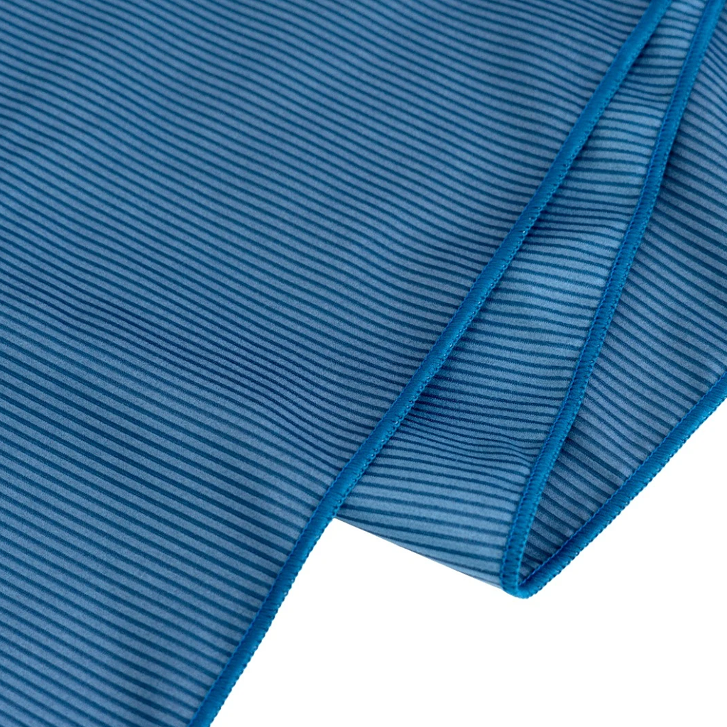 Toalla Microfibra Natación Zvibes Grande Azul Oscuro - Speedo